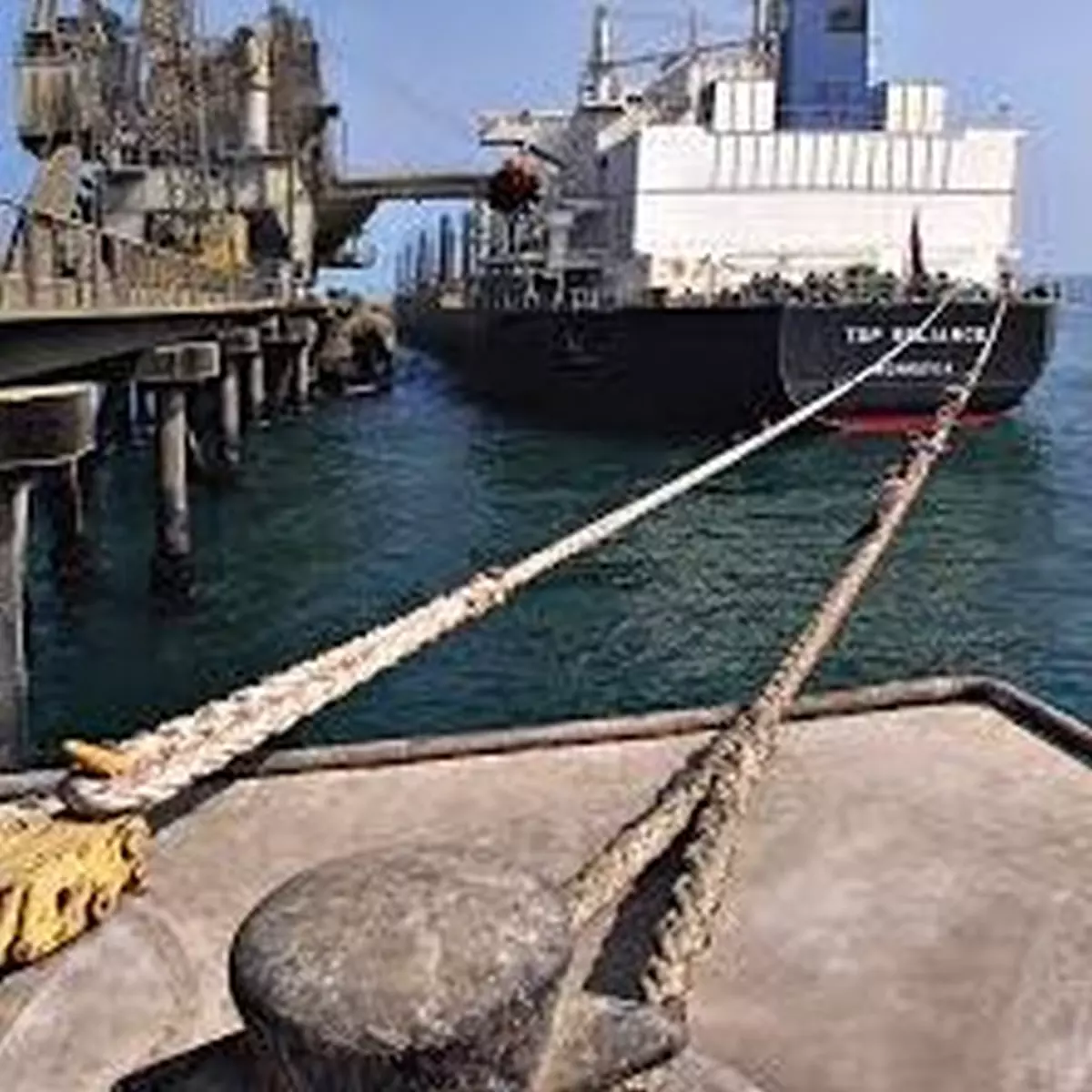 Significado de «acoderar»