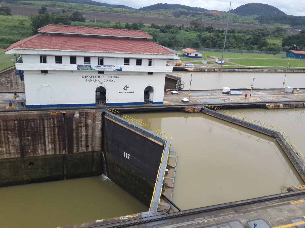 Significado de «esclusa»